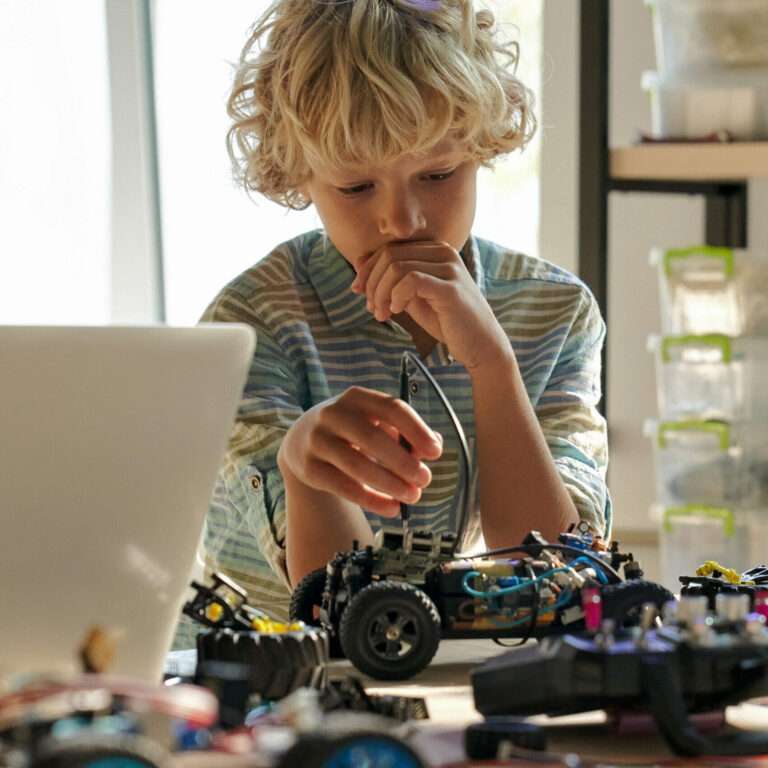 Hive5 – STEAM Based Classes & Activities